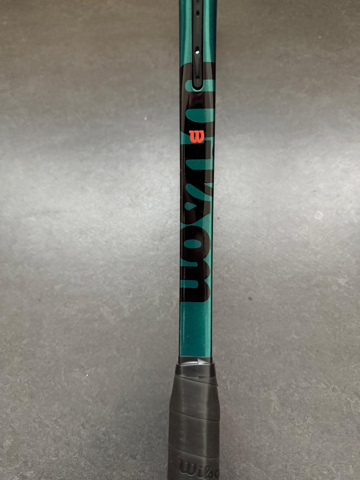 Wilson Pro Stock Blade 98 (16X19) – ProStockTennis