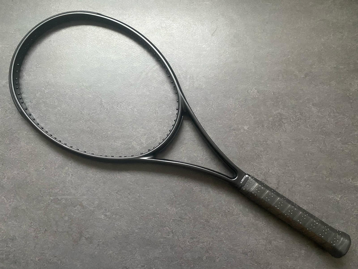 Wilson Pro Stock Blade 98 Blacked Out (18X20) – Pro Stock Tennis