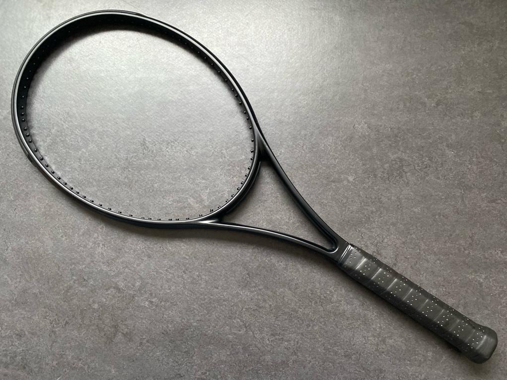 Wilson Pro Stock Blade 98 Blacked Out (18X20) – Pro Stock Tennis