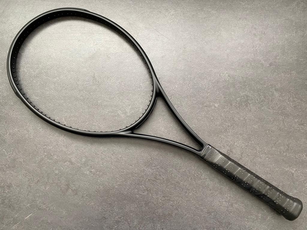 Wilson Pro Stock Blade 98 Blacked Out (18X20) – Pro Stock Tennis
