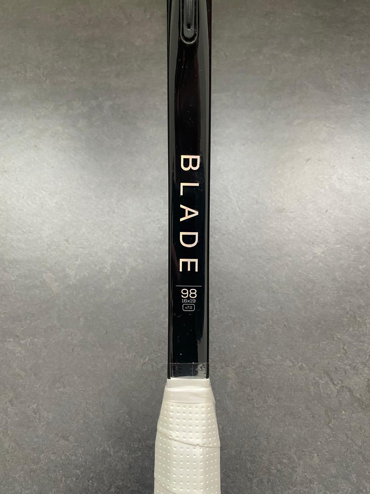 Wilson Pro Stock Blade 98 (16X19) – ProStockTennis